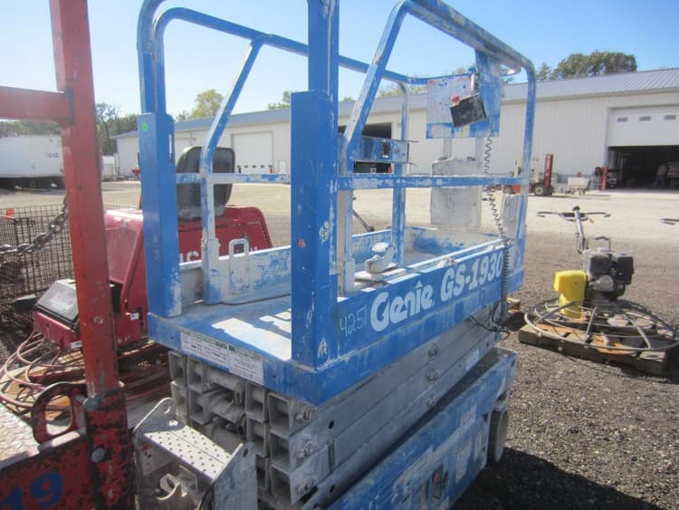 Genie GS-1930 Construction Aerial Lifts for Sale | Tractor Zoom