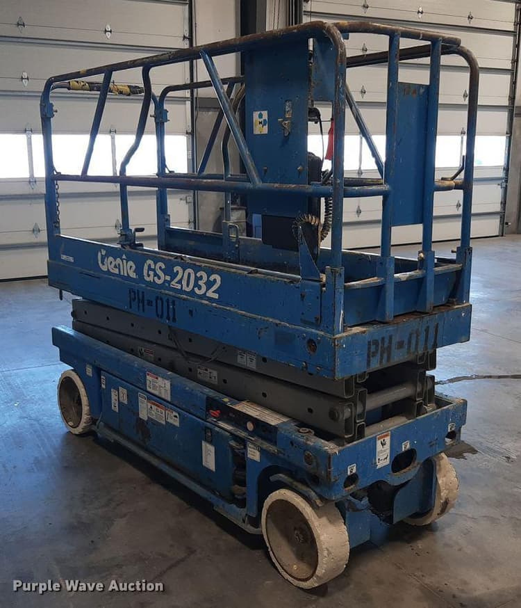 Genie GS-2032 Construction Aerial Lifts for Sale | Tractor Zoom
