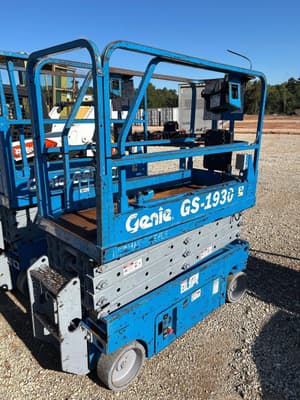 SOLD - Genie GS1930 Lot No. 601 Construction with 749 Hrs | Tractor Zoom