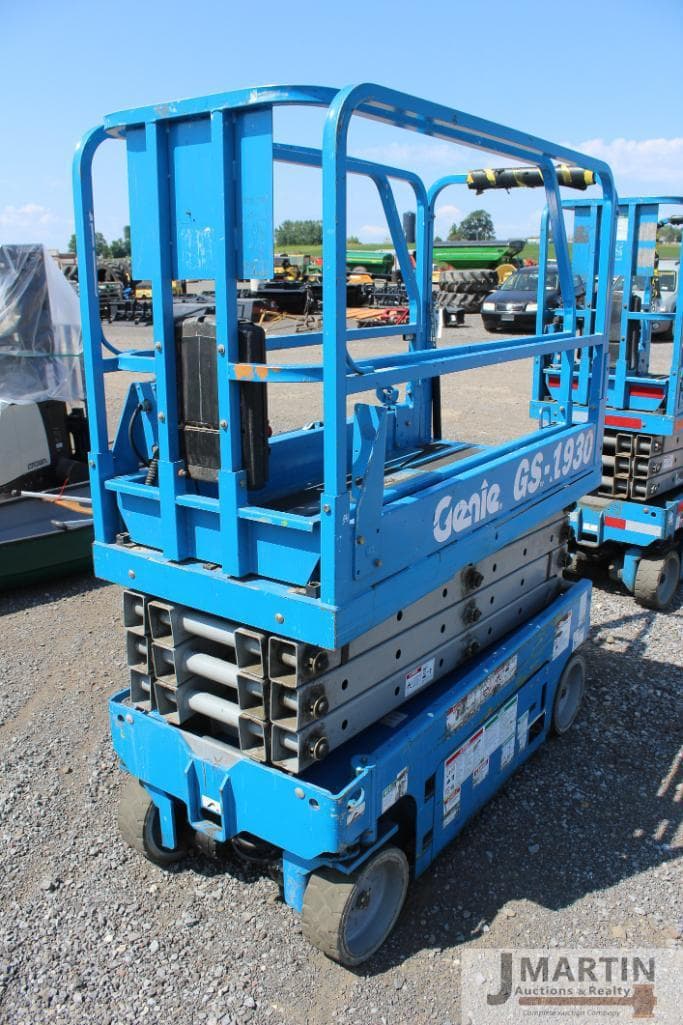 Genie GS-1930 Construction Aerial Lifts for Sale | Tractor Zoom