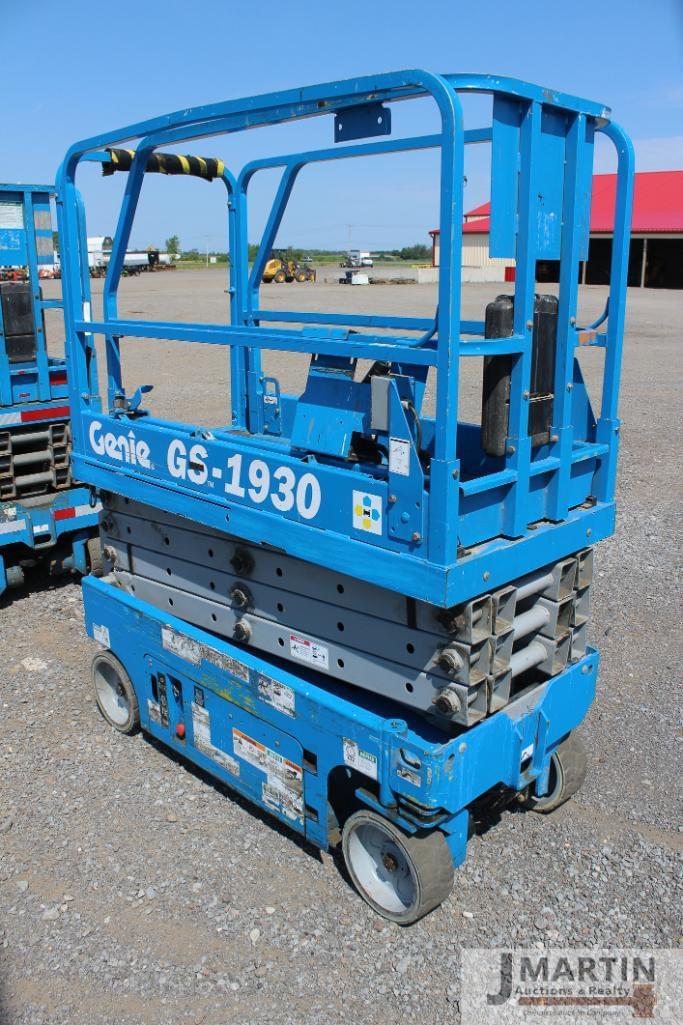 Genie GS-1930 Construction Aerial Lifts for Sale | Tractor Zoom