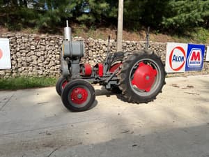 SOLD - Gibson D Lot No. 6003466 Tractors with 6 HP | Tractor Zoom