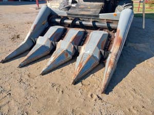 SOLD - Gleaner 430 Lot No. 584 Harvesting with 4 Rows | Tractor Zoom
