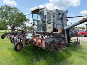 SOLD - Gleaner C Lot No. 29 Combines with --- Hrs | Tractor Zoom