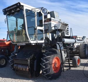 SOLD - Gleaner F2 Lot No. 160 Combines with 1,886 Hrs | Tractor Zoom