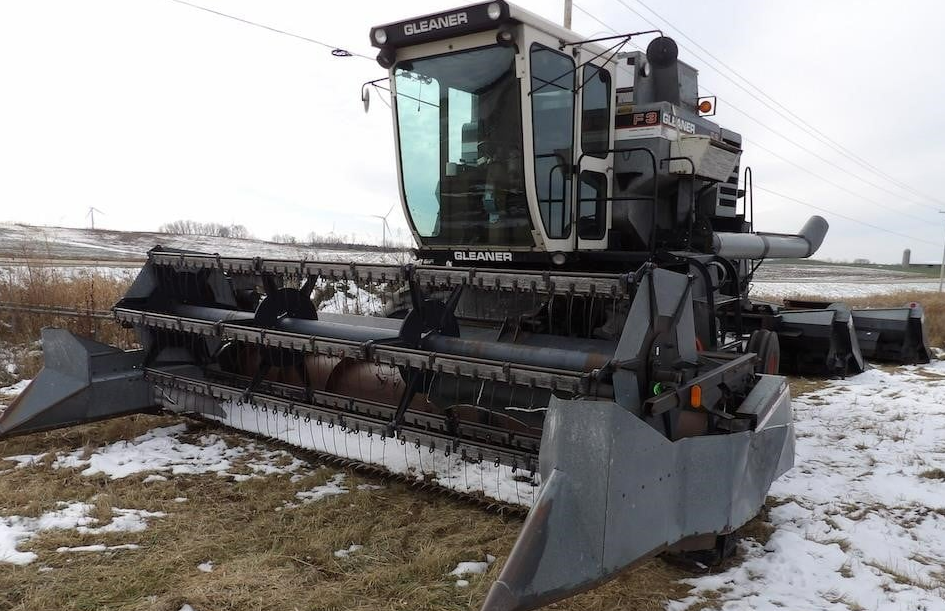 SOLD - Gleaner F3 Combines with --- Hrs | Tractor Zoom