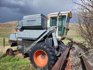 SOLD - Gleaner G combine Combines with --- Hrs | Tractor Zoom
