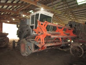 SOLD - Gleaner K Combines with --- Hrs | Tractor Zoom