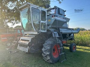 Gleaner M Lot No. 4173 Combines For Sale with 3,006 Hrs | Tractor Zoom