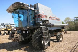SOLD - Gleaner R52 Lot No. 166 Combines with 4,350 Hrs | Tractor Zoom