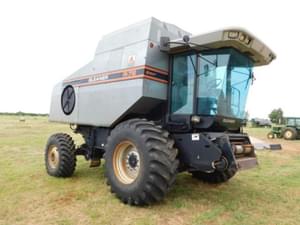 SOLD - Gleaner R-72 Combines with 4,048 Hrs | Tractor Zoom