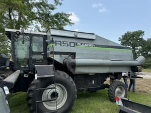 SOLD - Gleaner R50 Lot No. 2516 Combines with 3,787 Hrs | Tractor Zoom