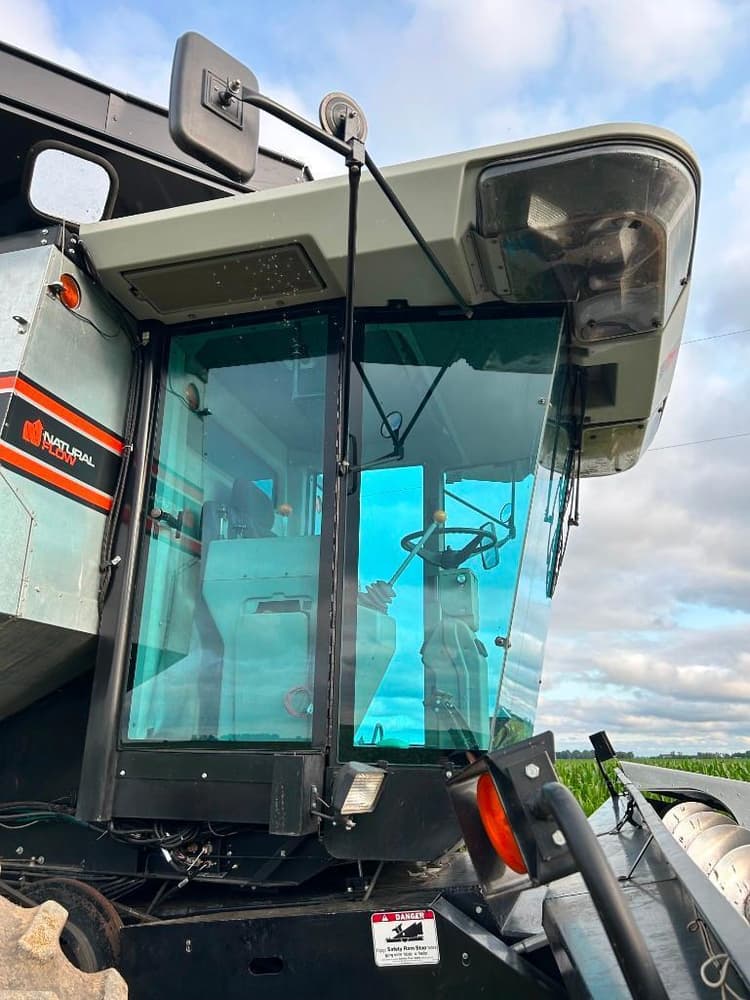 Gleaner R52 Combines Class 5 for Sale | Tractor Zoom