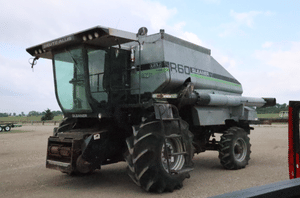 SOLD - Gleaner R60 Combines with 4,182 Hrs | Tractor Zoom
