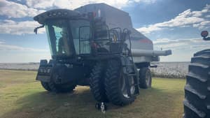 SOLD - Gleaner R76 Lot No. 61304 Combines with --- Hrs | Tractor Zoom