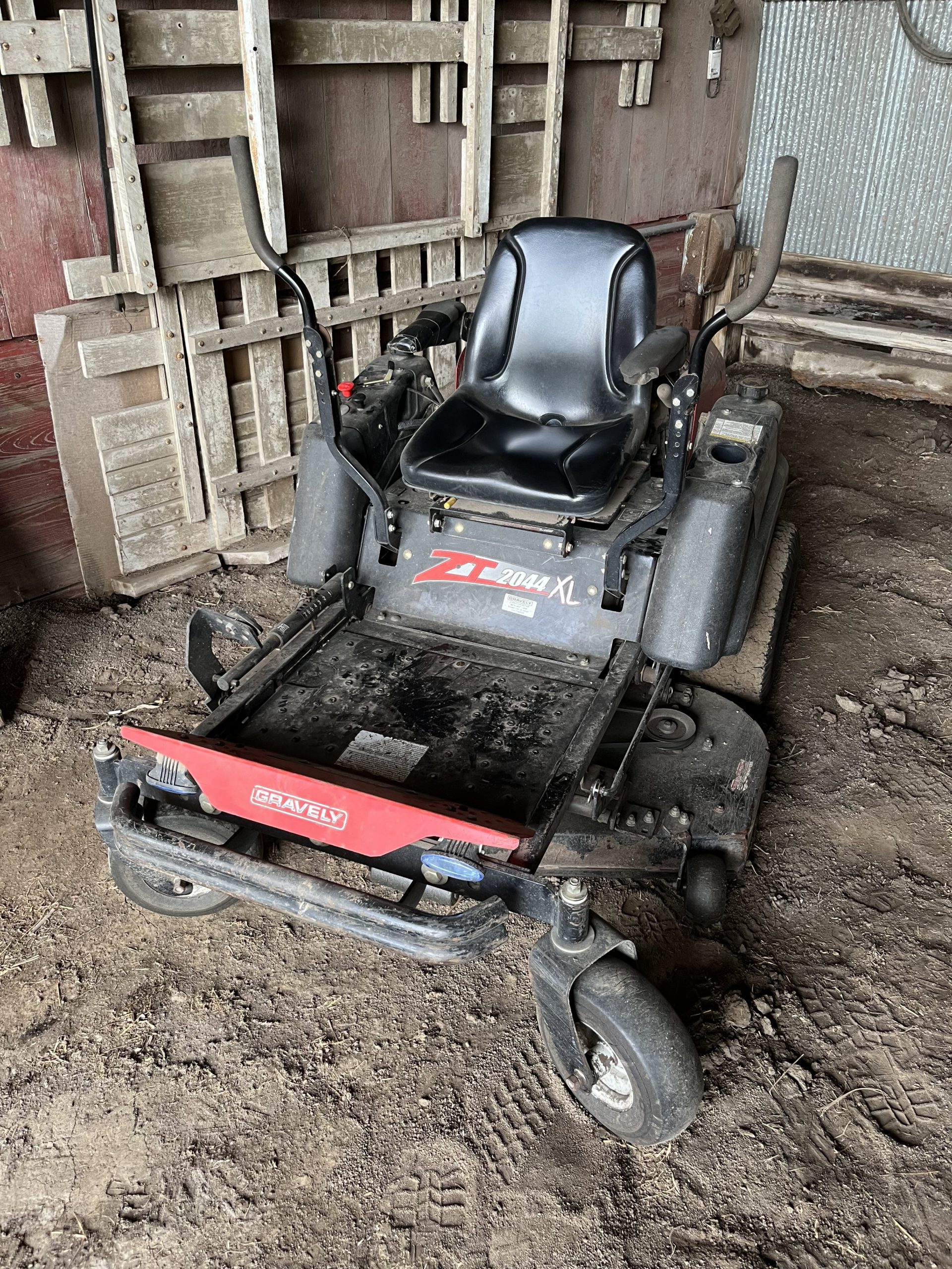 SOLD - Gravely 2044XL Other Equipment Turf | Tractor Zoom