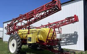 SOLD - GREGSON GP1600 Chemical Applicators with 1,600 Gal | Tractor Zoom