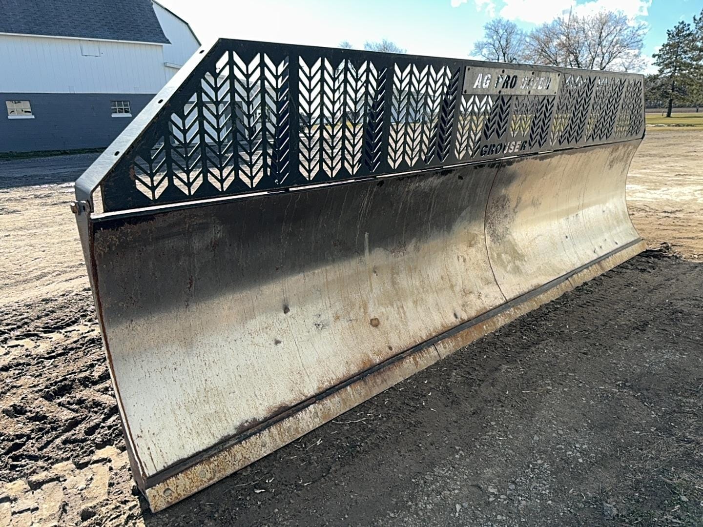 SOLD - Grouser Ag Pro 18’ hyd quick attach dozer blade Construction ...