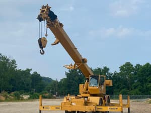 SOLD - Grove RT528C Lot No. 2123 Construction with 6,102 Hrs | Tractor Zoom