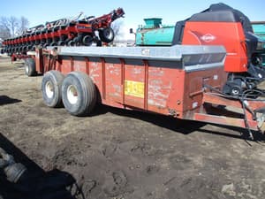 SOLD - H&S 430 manure spreader, tandem, Hyd end gate, top beater Manure ...
