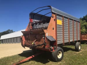 SOLD - H&S 7+4HD Chopper Box Harvesting | Tractor Zoom