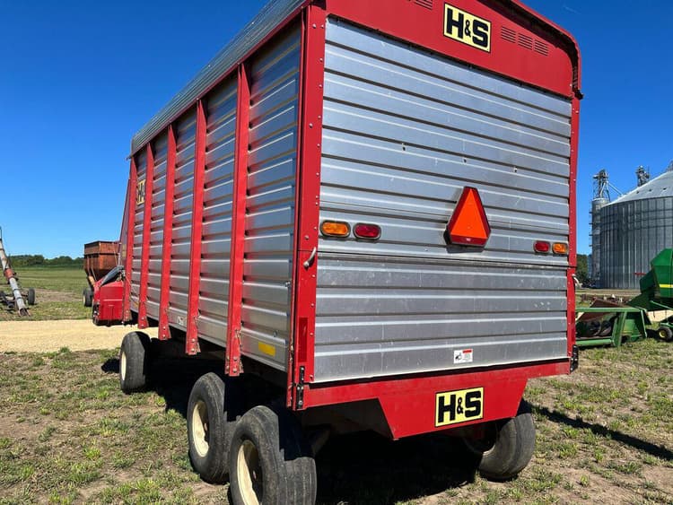 H&S Twin Auger HD Harvesting Forage Wagons for Sale | Tractor Zoom