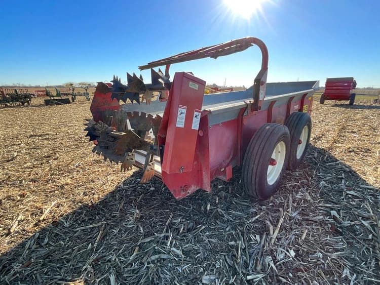 H&S 310 Manure Handling Manure Spreaders - Dry for Sale | Tractor Zoom