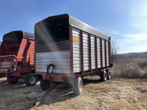 SOLD - H&S Power Box-18 Lot No. 1027 Harvesting | Tractor Zoom