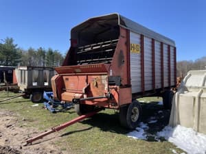 SOLD - H&S Super 7+4 Chopper Box Harvesting | Tractor Zoom