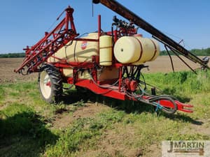 SOLD - Hardi 1000gal sprayer Chemical Applicators with 1,000 Gal ...