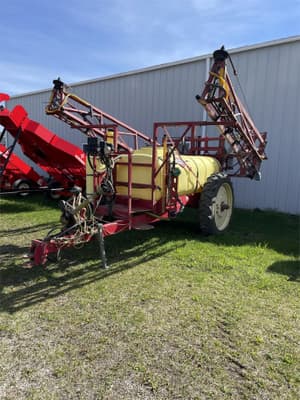 SOLD - Hardi NAV550 Stock No. 50671 Chemical Applicators with 550 Gal ...