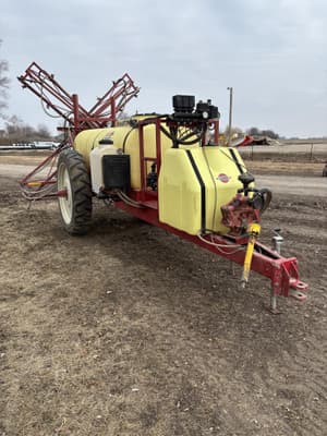 Hardi NAV550M Chemical Applicators For Sale with 550 Gal | Tractor Zoom