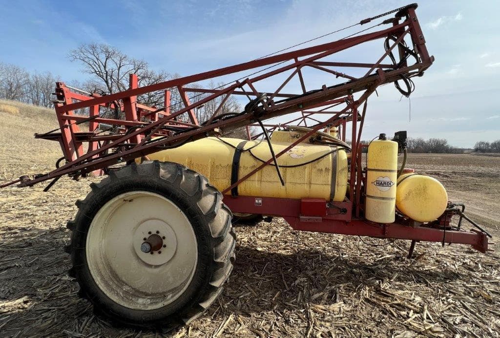 Hardi Navigator Chemical Applicators Sprayers - Pull Type for Sale ...