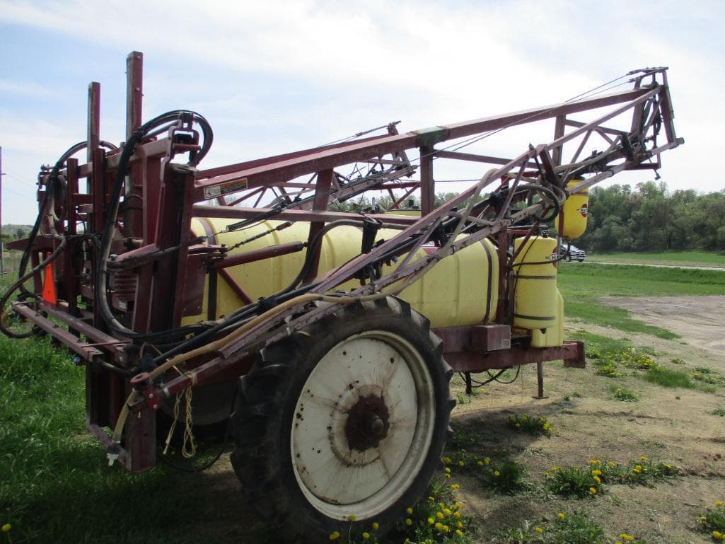 Hardi Navigator Chemical Applicators Sprayers - Pull Type for Sale ...