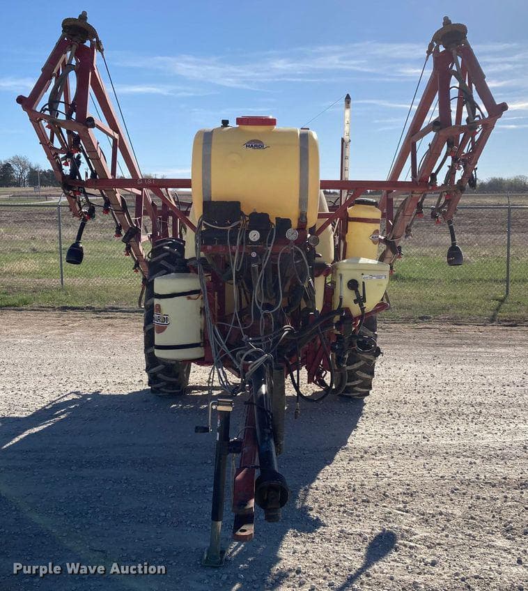 Hardi TXH2400 Chemical Applicators Sprayers - Pull Type for Sale ...