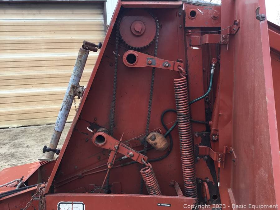 Hesston 530 Hay and Forage Balers - Round for Sale | Tractor Zoom