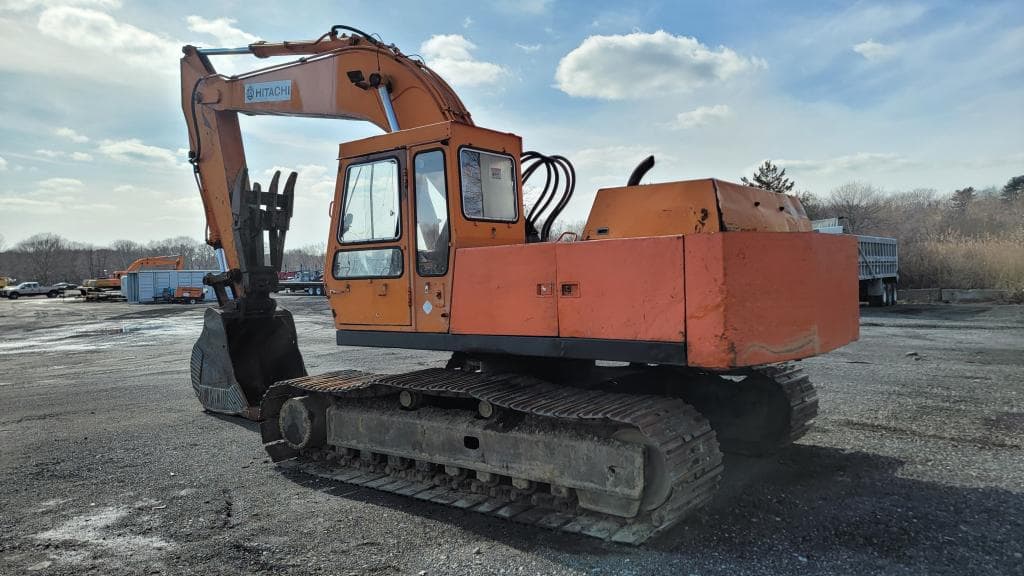 Hitachi UH123 Construction Excavators for Sale | Tractor Zoom