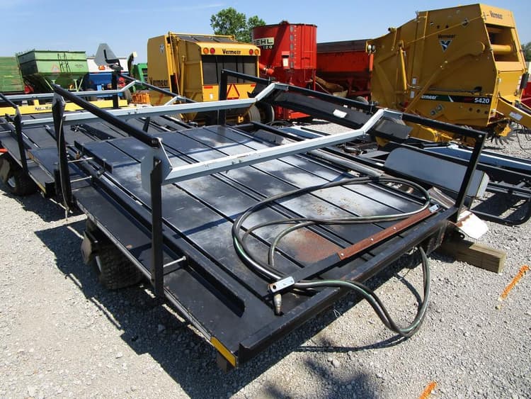 Hoelscher 1000 Hay and Forage Bale Accumulators/Movers for Sale ...