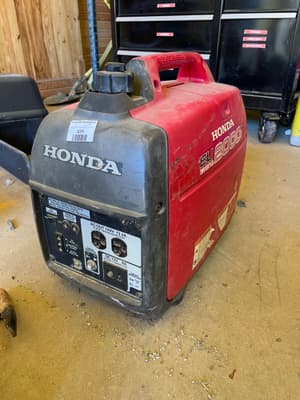 SOLD - Honda EU2000i Lot No. 229 Other Equipment | Tractor Zoom