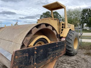 Hypac C852B Lot No. 7033 Construction For Sale with 4,541 Hrs | Tractor ...