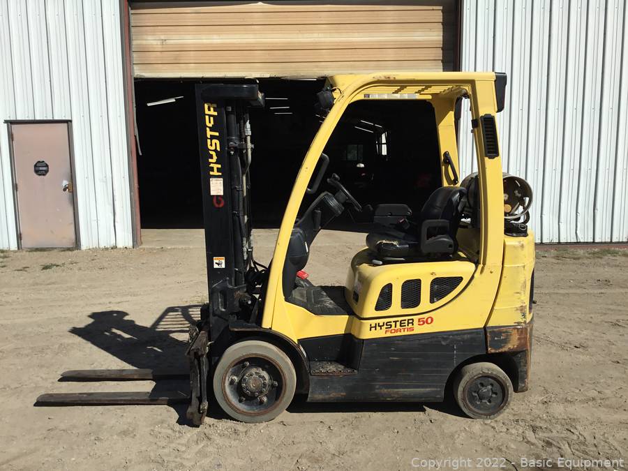 SOLD - Hyster S50FT Construction with 7,437 Hrs | Tractor Zoom