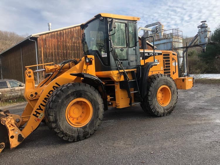 SOLD - Hyundai HL757-9 Construction Wheel Loaders | Tractor Zoom