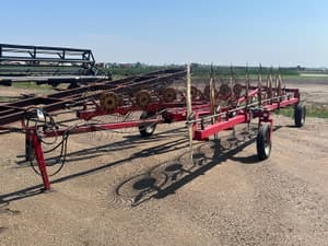 SOLD - ID0838 Tonutti 14 Wheel V Rake Hay and Forage | Tractor Zoom