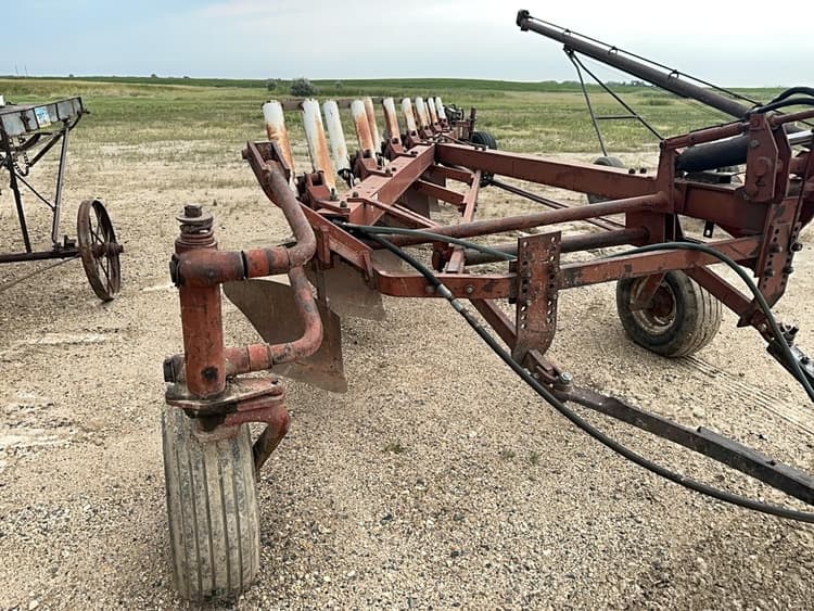 Case IH 700 Tillage Plows for Sale | Tractor Zoom