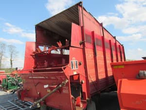 SOLD - IH 110 Forage Wagon w/ Running Gear Harvesting | Tractor Zoom