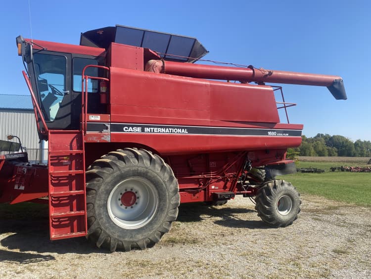 Case IH 1680 Combines Class 5 for Sale | Tractor Zoom