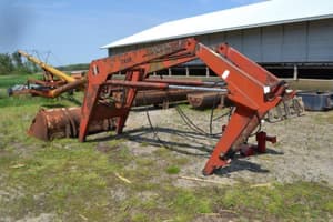 SOLD - IH 2450 loader and material bucket Other Equipment | Tractor Zoom