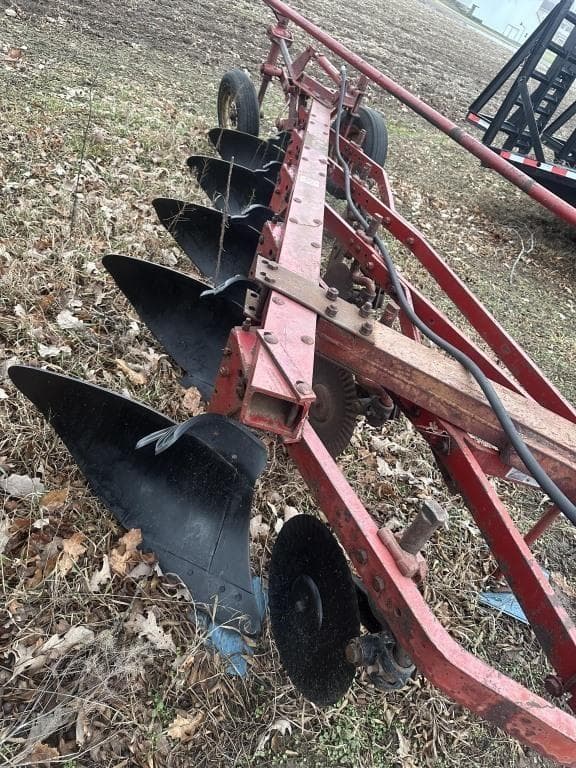International Harvester 550 Tillage Plows for Sale | Tractor Zoom
