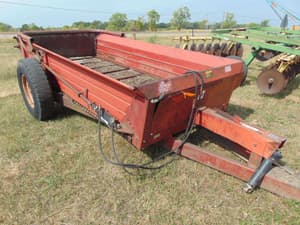 SOLD - IH 550 MANURE SPREADER w/SLOP GATE Manure Handling | Tractor Zoom
