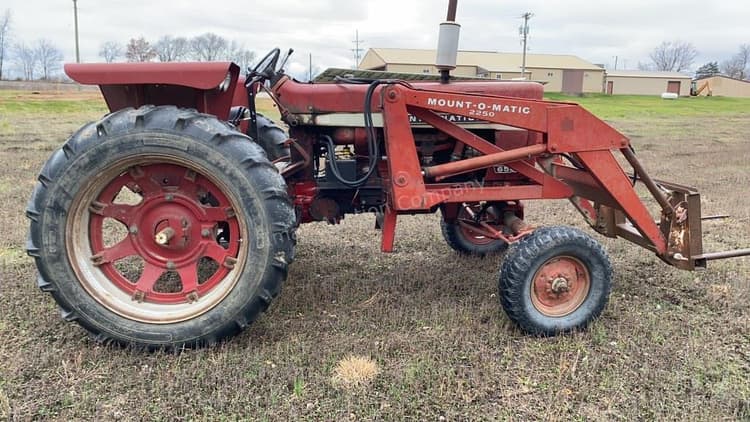 International Harvester 656 Tractors 40 to 99 HP for Sale | Tractor Zoom